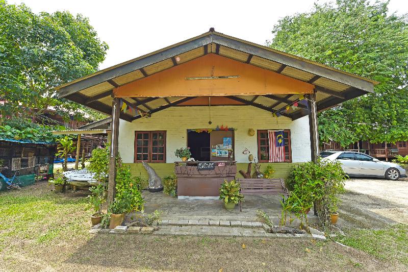 OYO 90595 Pelangi Beach Resort Cherating in Cherating | 2023 Updated ...