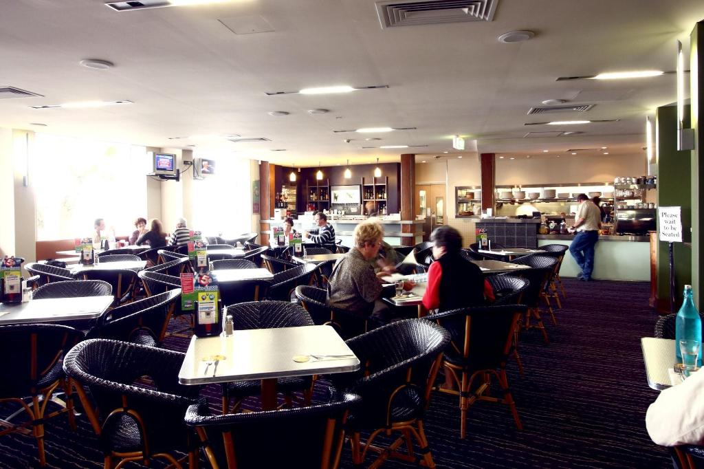 The Manly Hotel Brisbane | YONDA